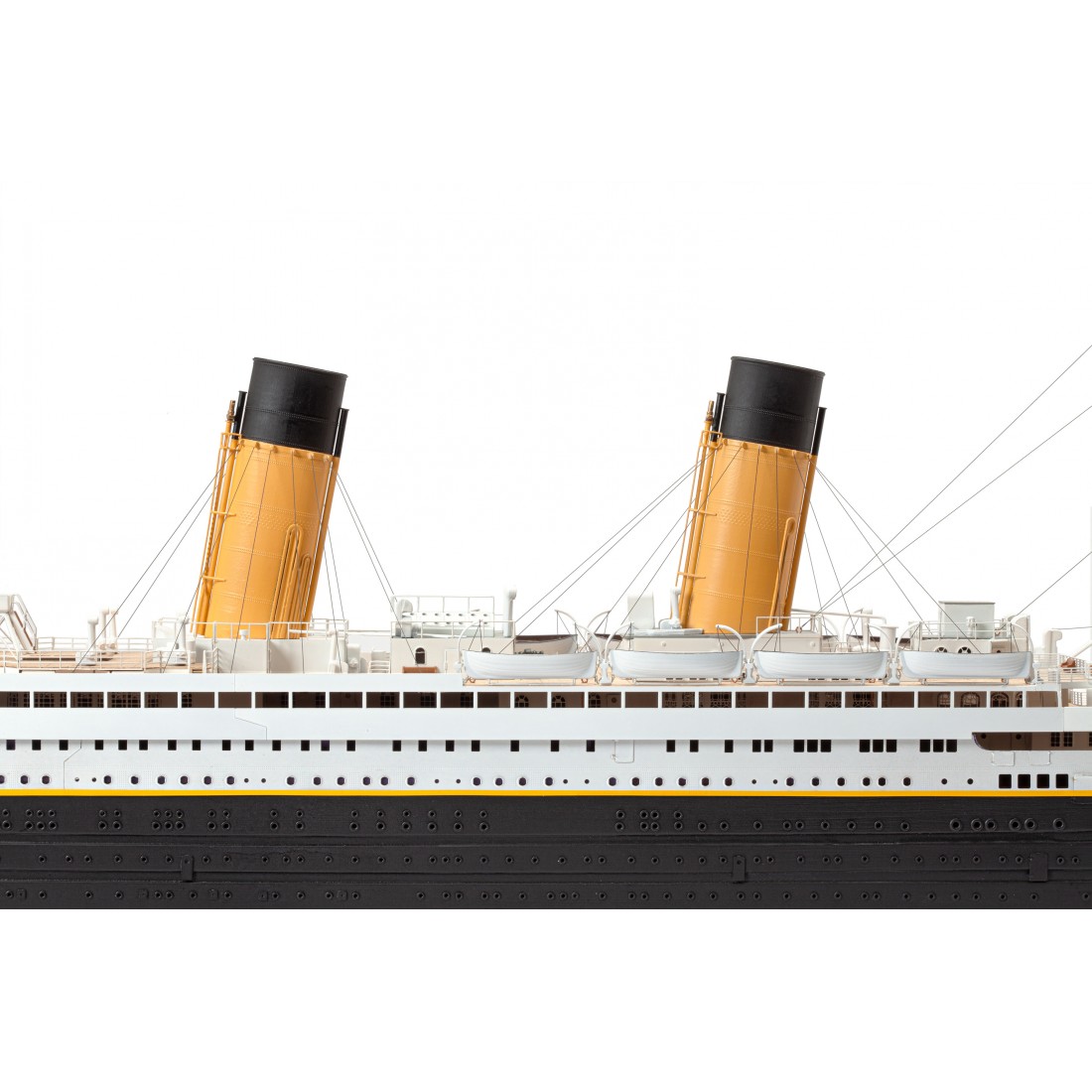 New Revised RMS Titanic Model Kit for 2025 from Amati | Ages of Sail